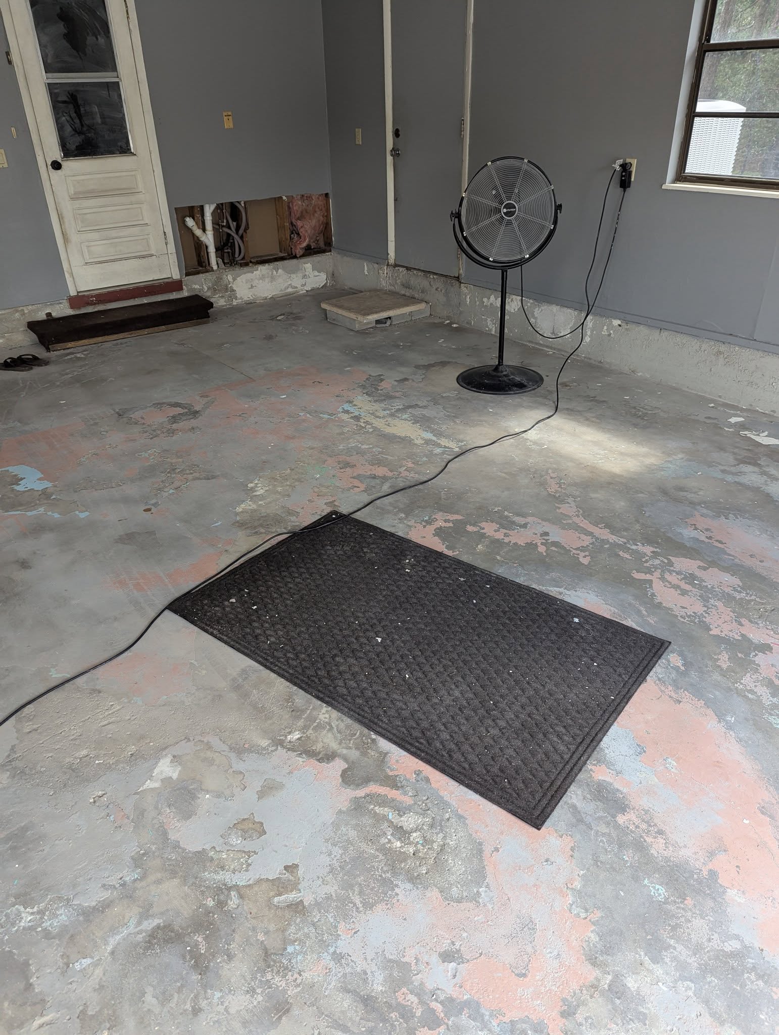 Gatorback Surface Covering – Surface coverings tougher than a gator's back.